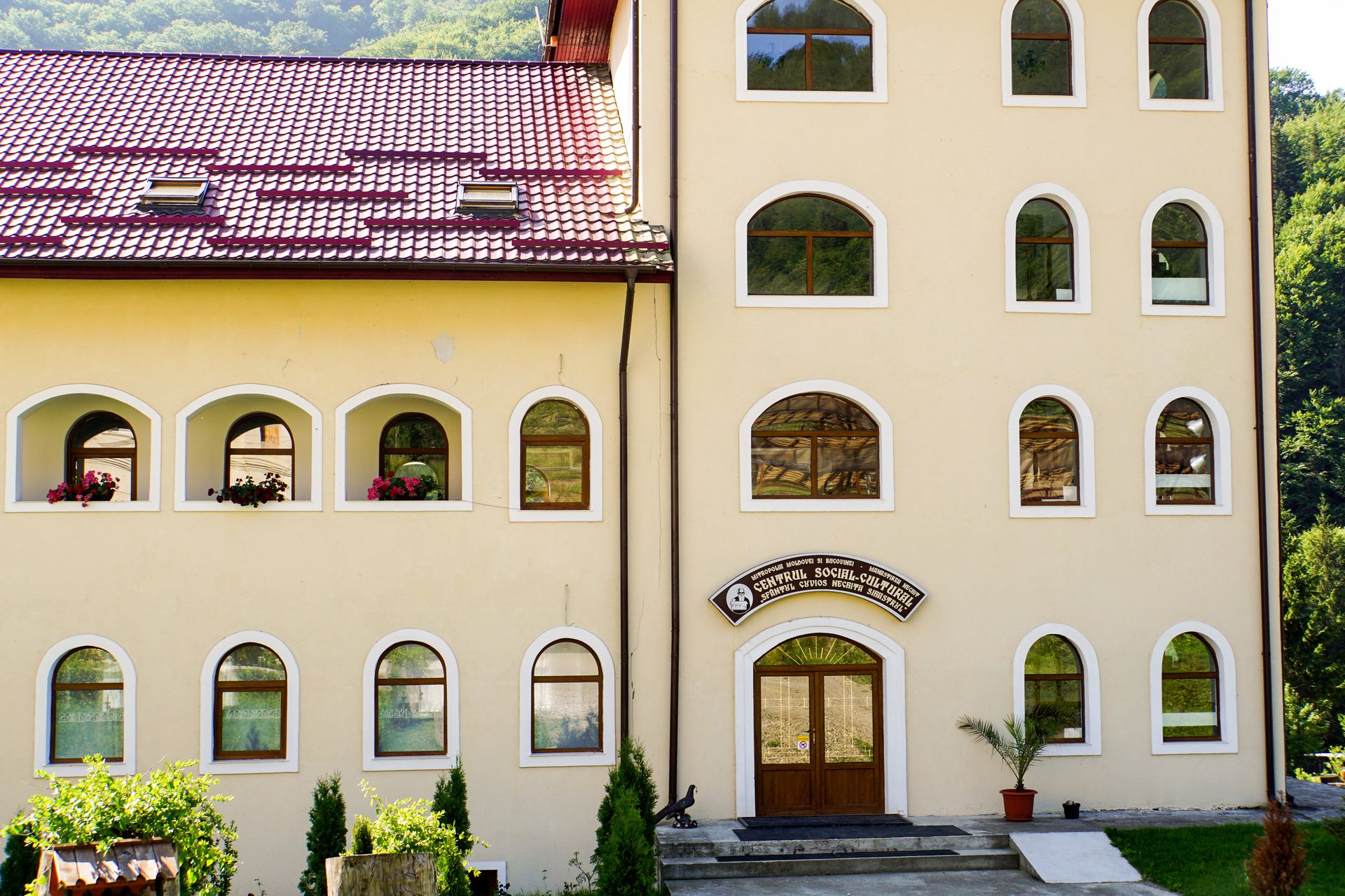 Centrul Social - Cultural Sfântul Cuvios Nechita Sihastrul | Mănăstirea ...